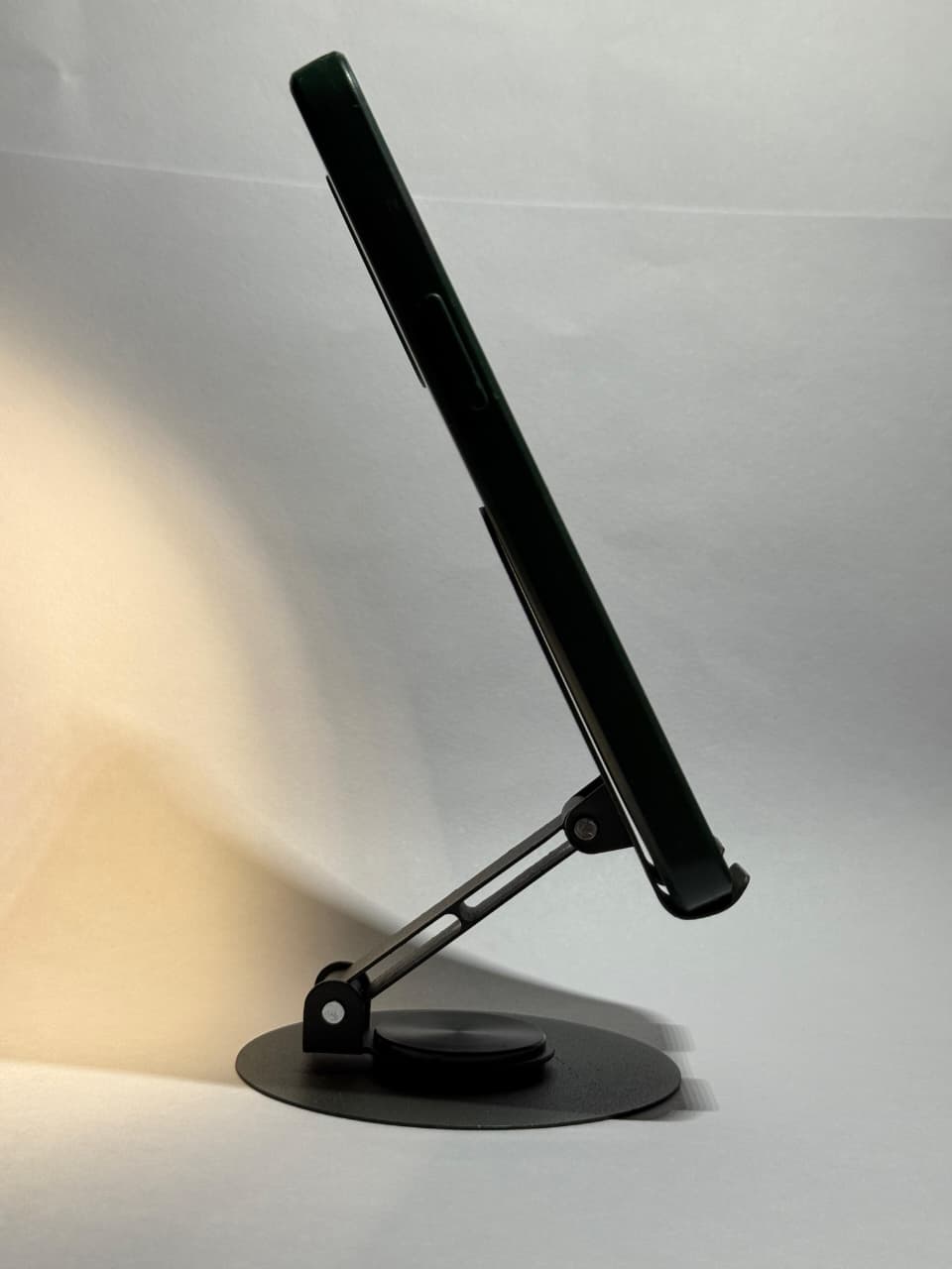 Mobile Metal Stand 360° Rotation – Home Accents